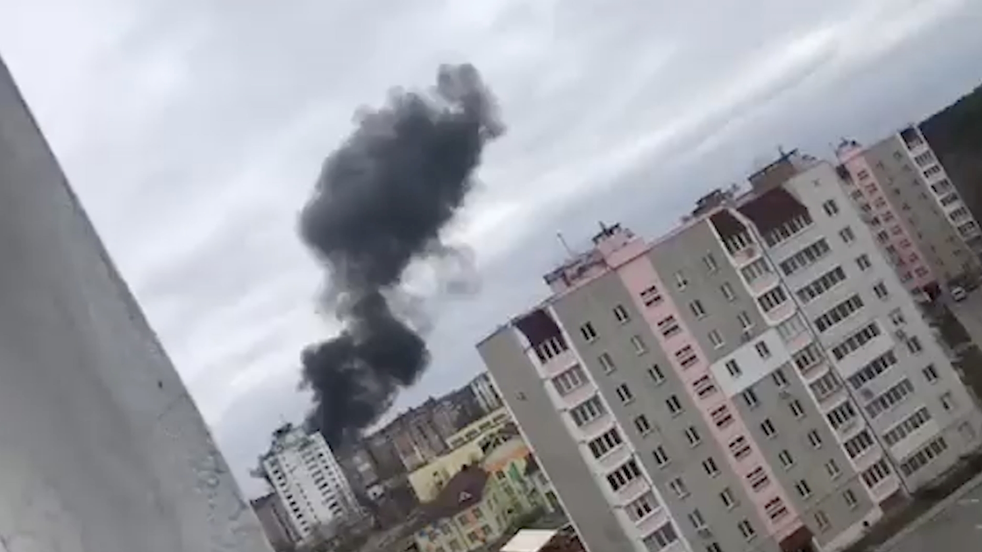 Video Shows Russian Aircrew Parachuting From Fighter Jet That Ukraine ...